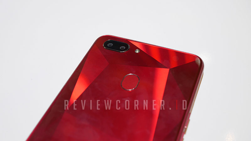 Hands-on: Realme 2, Desain Mewah untuk Entry Level - reviewcorner.id